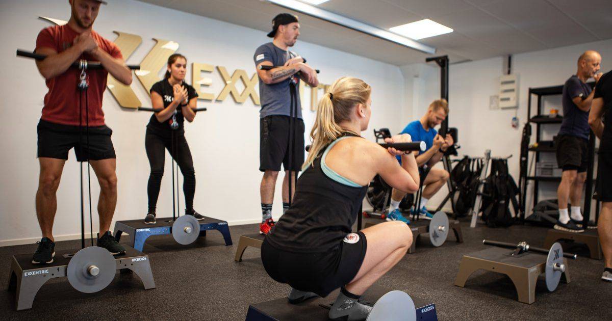 Why Flywheel Training is the Perfect Tool for Group Sessions | Exxentric